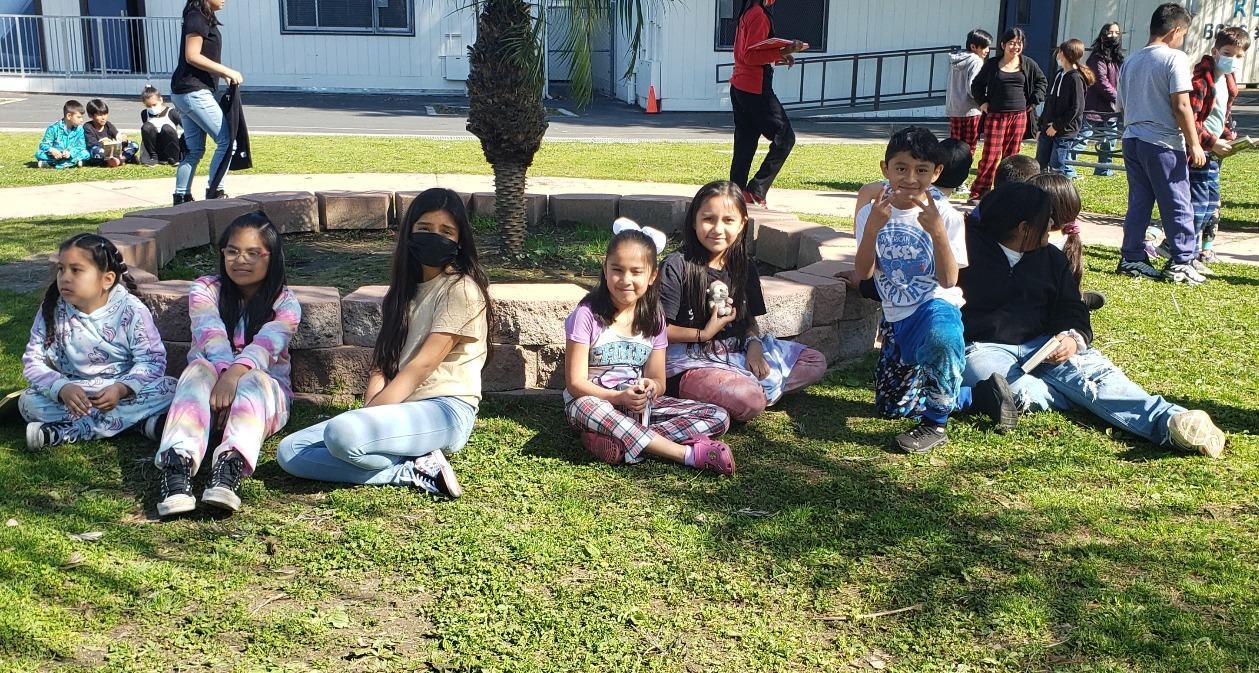 2022-23 Read Across America Week – Gallery – Reseda Elementary School