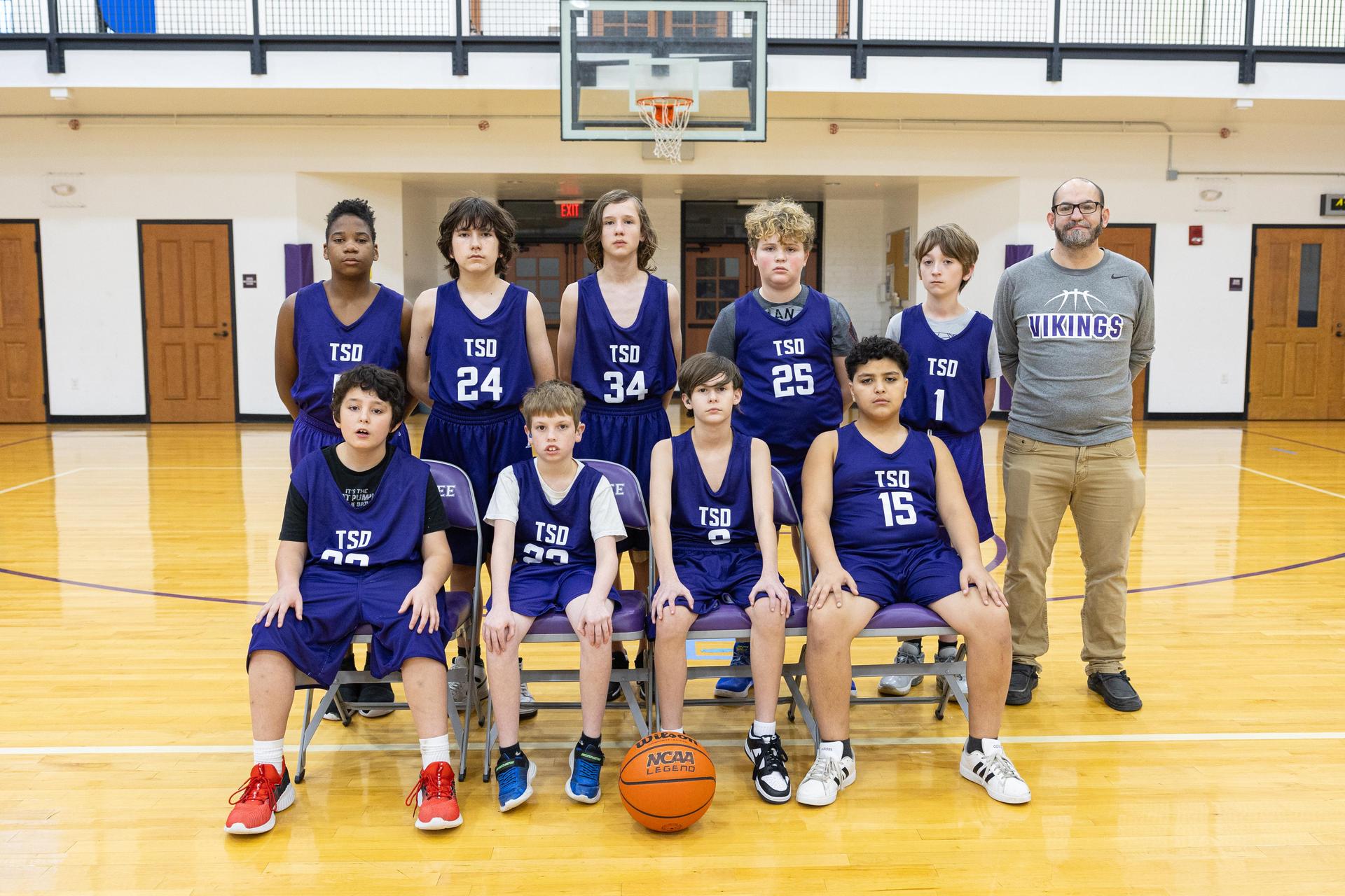 Basketball (Middle School) - Tennessee Schools for the Deaf