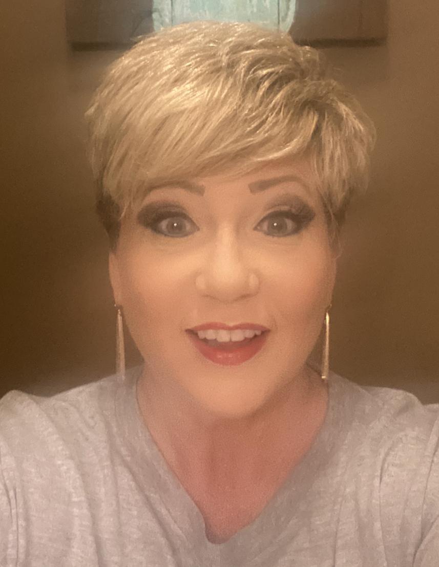 Stephanie Helwig's Instagram, Twitter & Facebook on IDCrawl