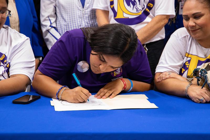 VMHS senior Alyssa Guzman officially signs with Texas College | Mission ...