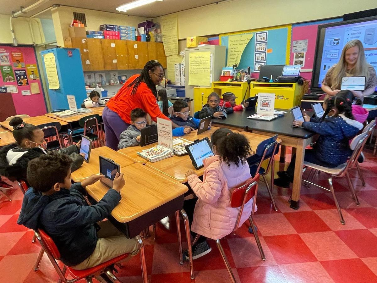 Scratch Model Lesson with BootUp | P.S./I.S 45 K Horace E. Greene