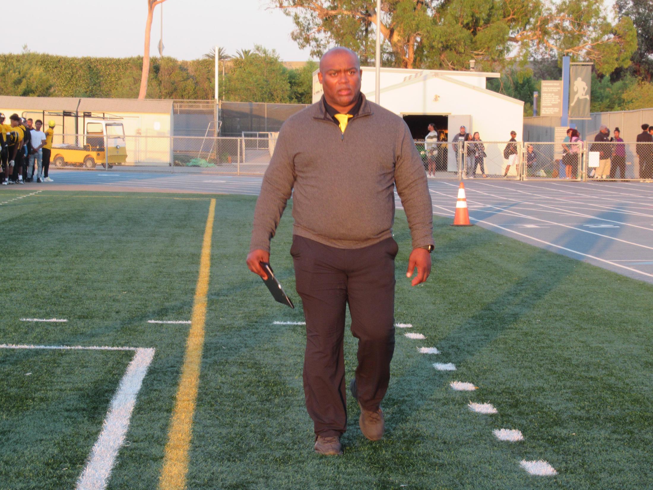 Football – Athletics – King/Drew Magnet High School of Medicine and Science