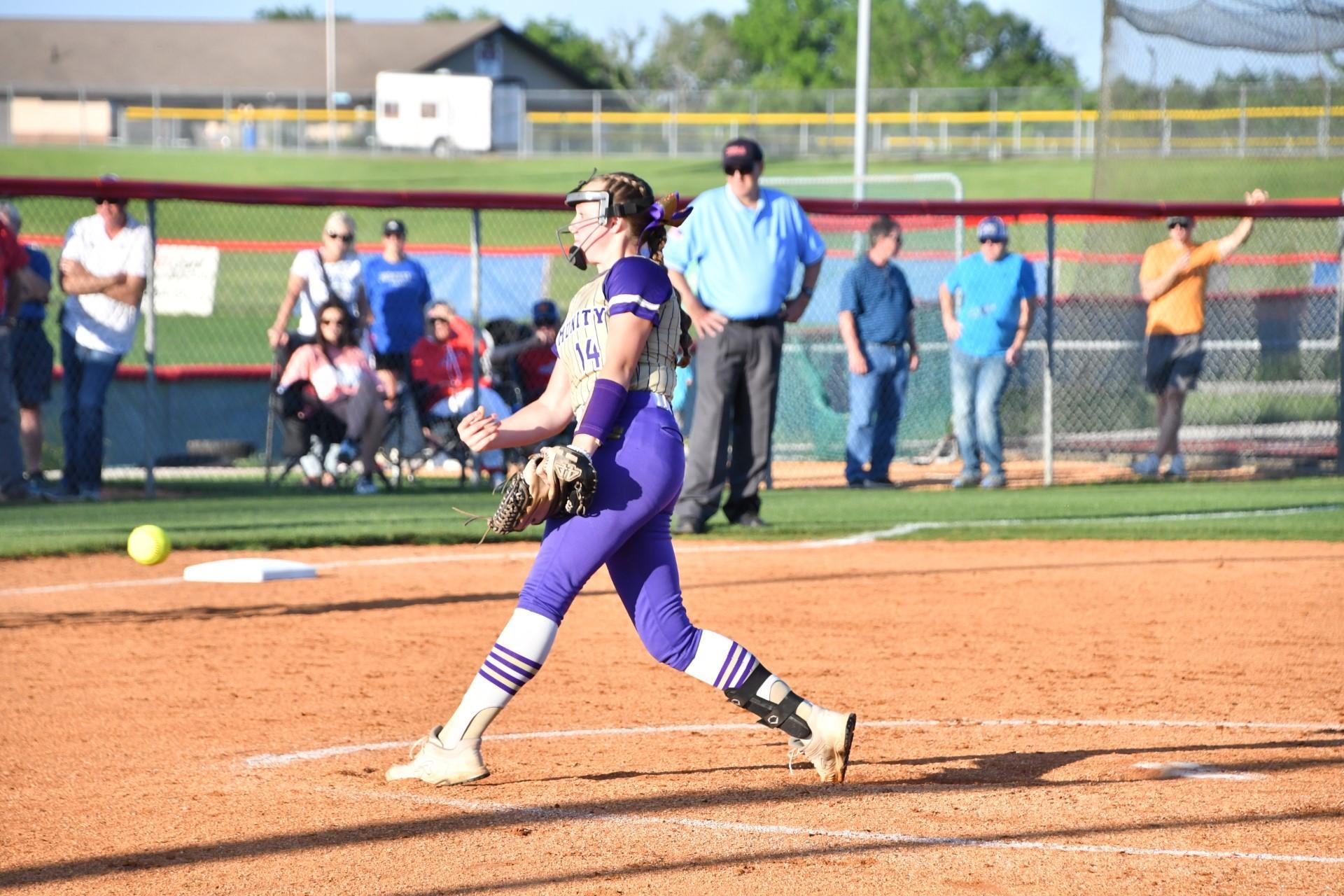 Softball – Softball – Community High School