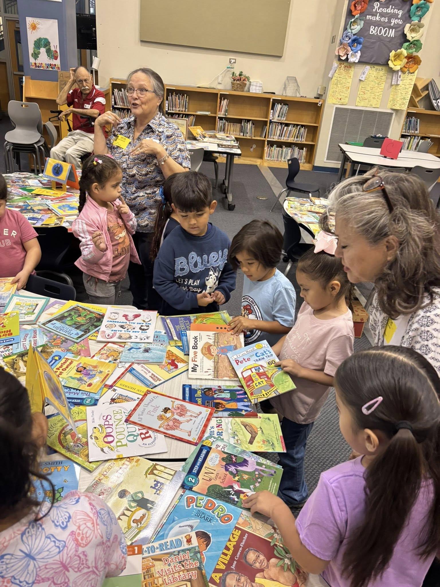Sky Harbour Library – Library – Sky Harbour Elementary