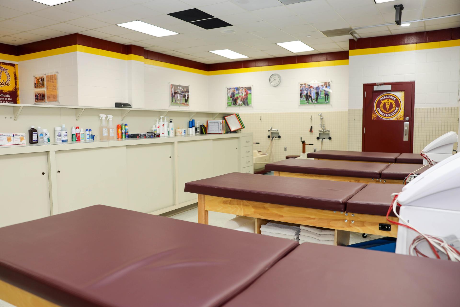 Jim Davidson Athletic Training Room – Sports Medicine – Deer Park ...