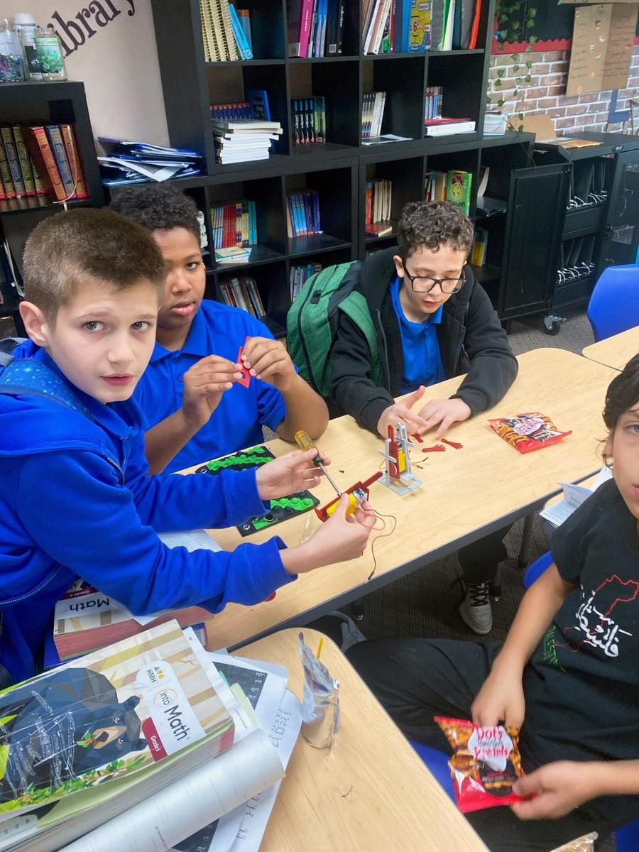 Robotics Club – Clubs – Islamic School of Greater Kansas City