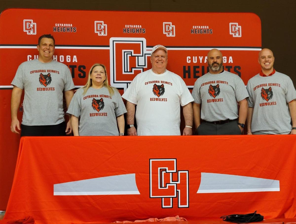 George Wolf Elementary School Maskot